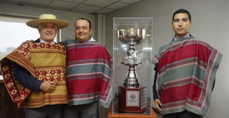 Federación del Rodeo presentó la "Copa de Campeones" que se entregará ...