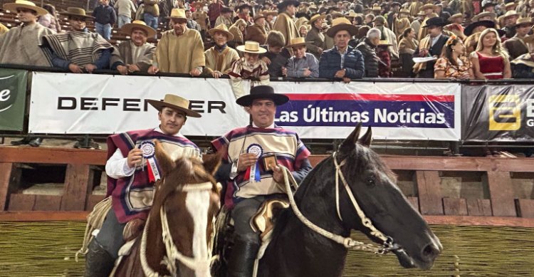 [Video] José Abarca y Diego Navea integraron el paseo de campeones en ...